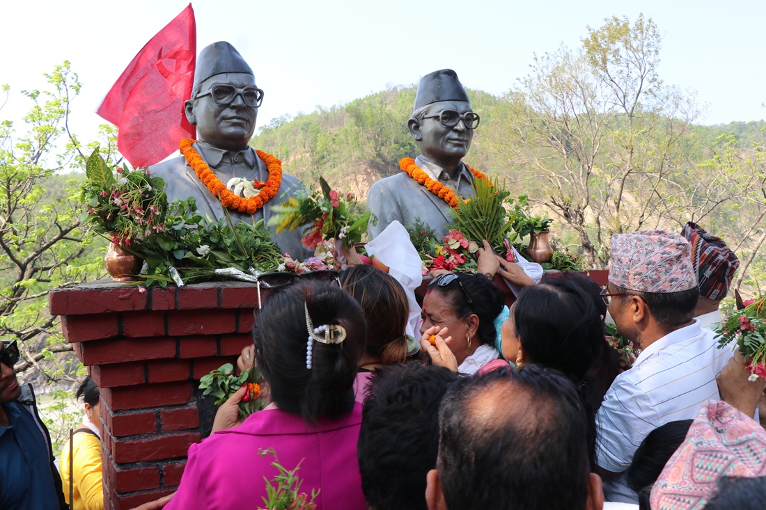 मदन भण्डारीलाई सम्झिन दासढुंगामा मदन आश्रित स्मृति सभा आक्रमण न्युज ...