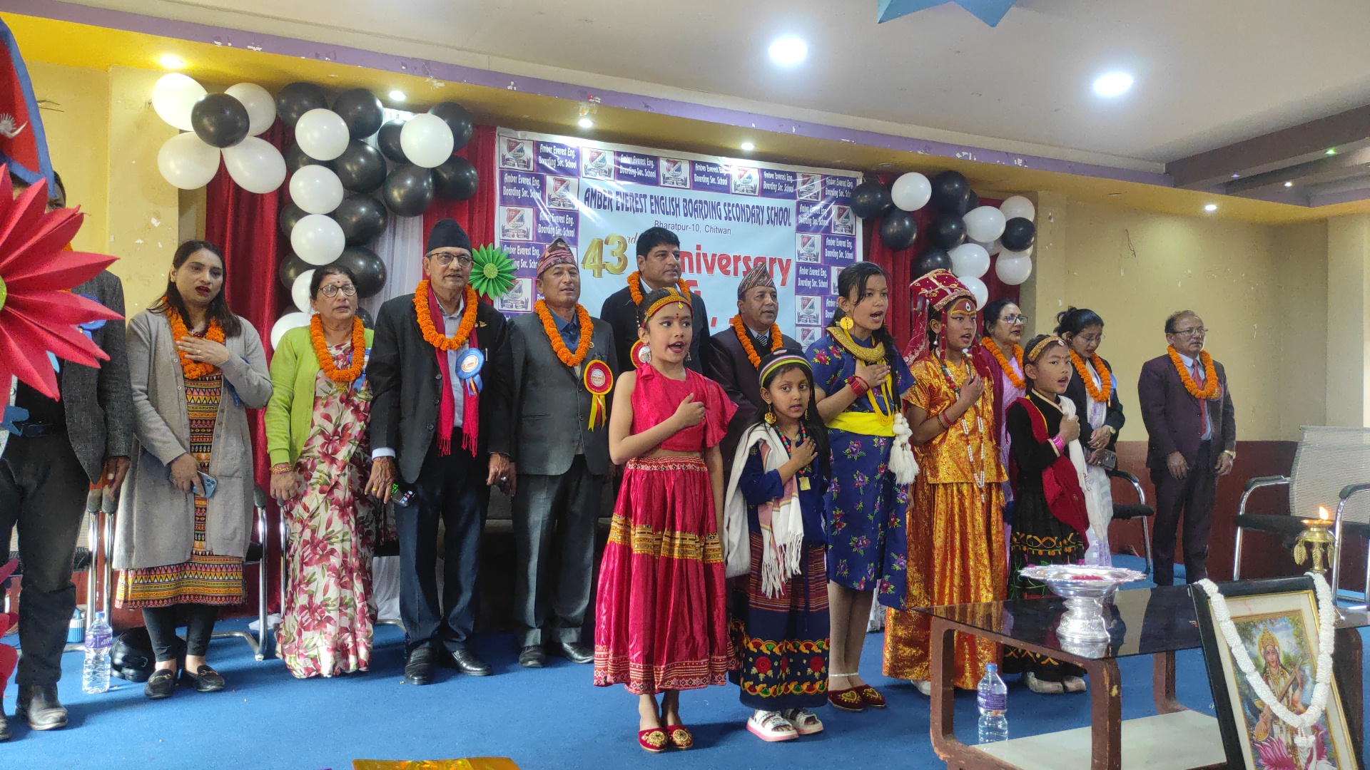 अम्बर एभरेष्ट इङलिस स्कुलको ४३ औं वार्षिकोत्सव भव्य रूपमा सम्पन्न ...